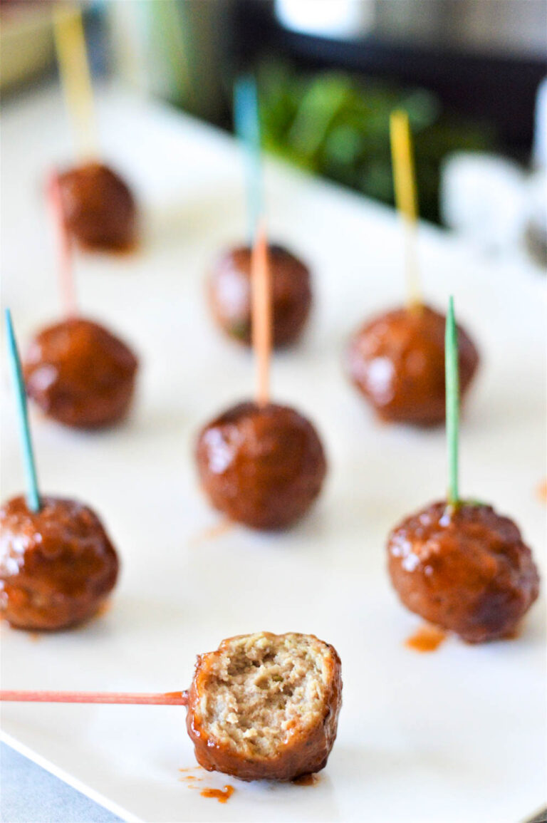 Appetizer Meatballs With Grape Jelly and BBQ Sauce