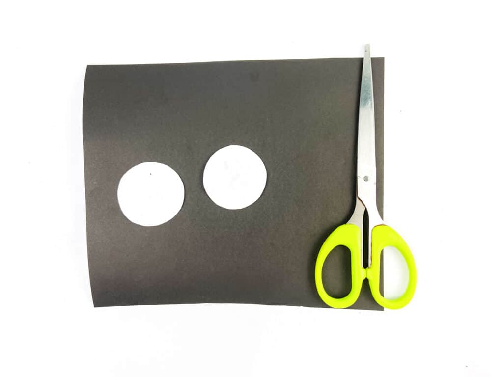 Easy Paper Plate Mummy - Halloween Craft For Kids - Made with HAPPY