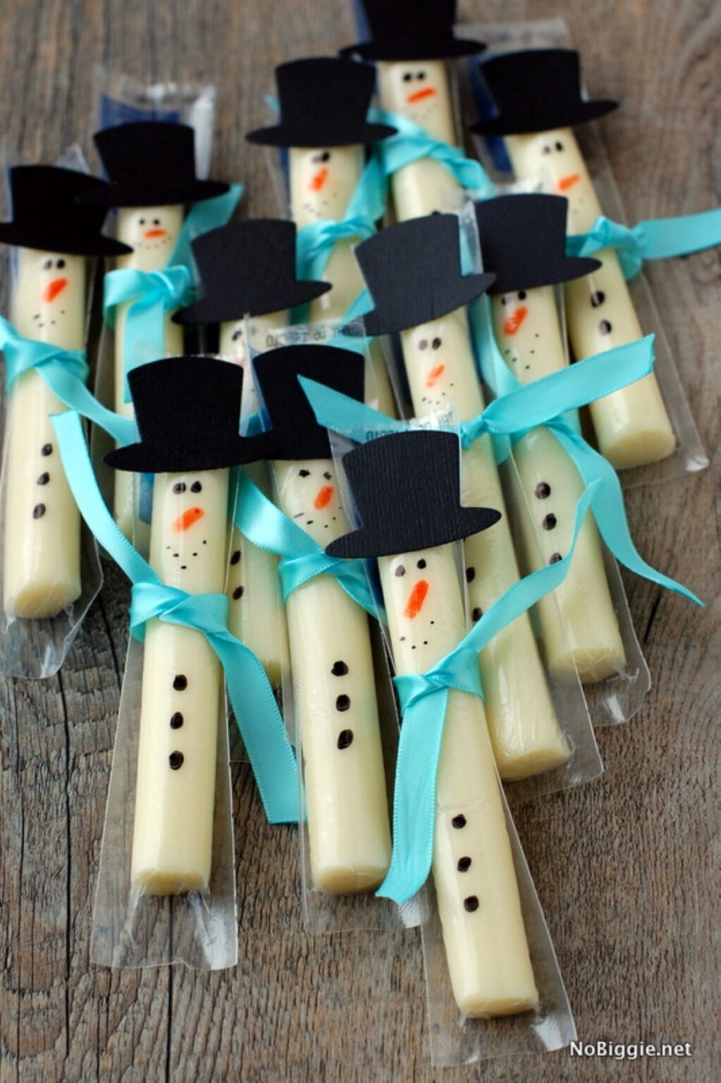 45+ Easy and Festive Christmas Snacks - Made with HAPPY